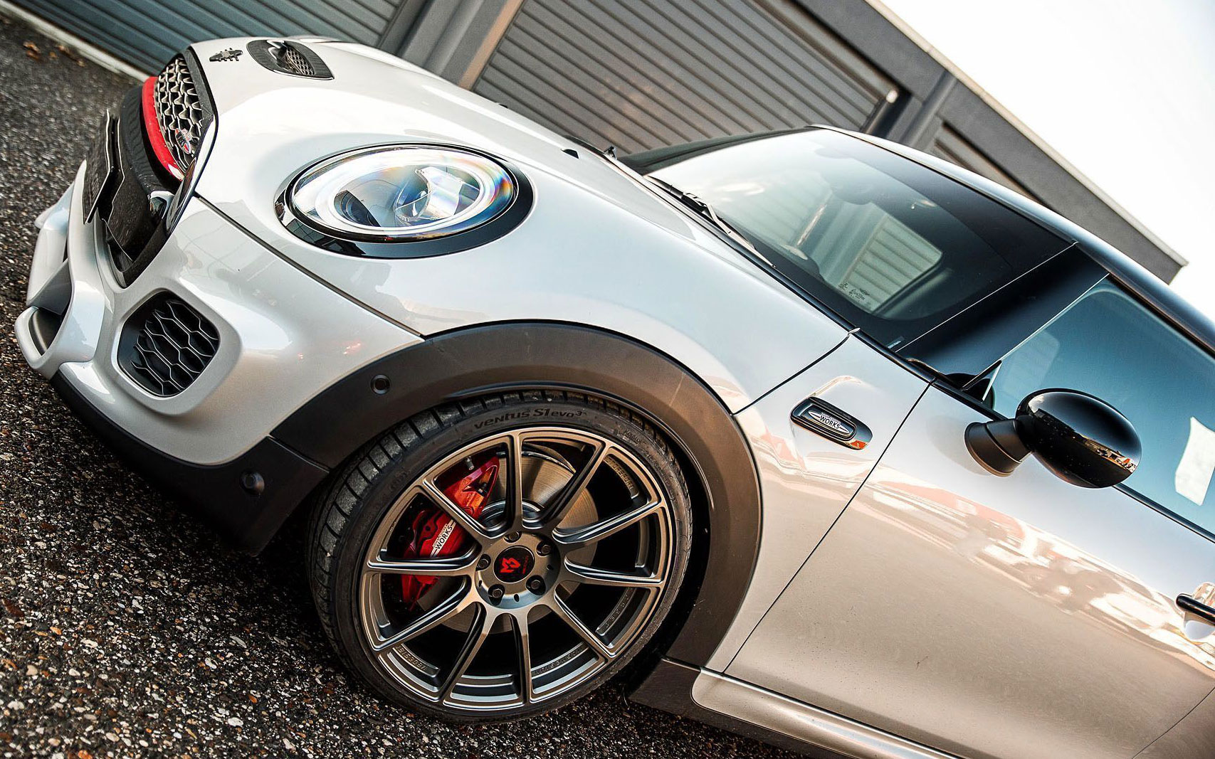 Komplettrad MINI Cooper SE OZ Felgen Sparco MSW mbDesign